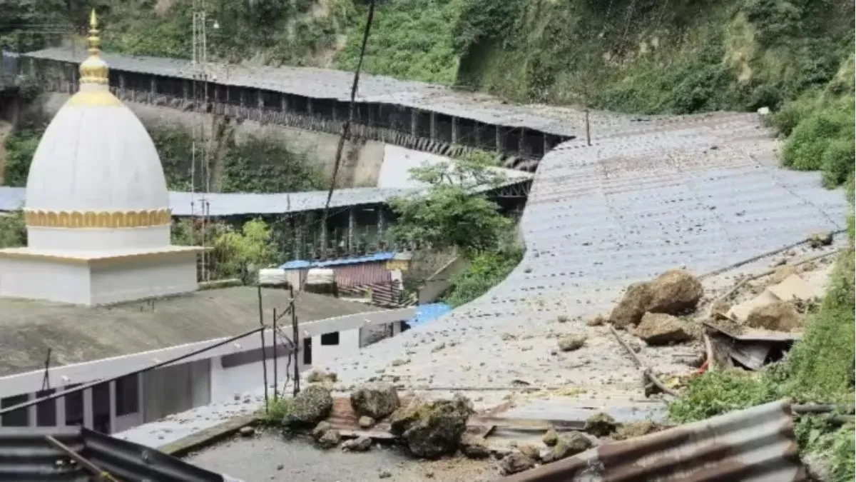 J-K Weather: Landslides At Two Places On Mata Vaishno Devi Marg As Jammu Witnesses Heavy Rain ...